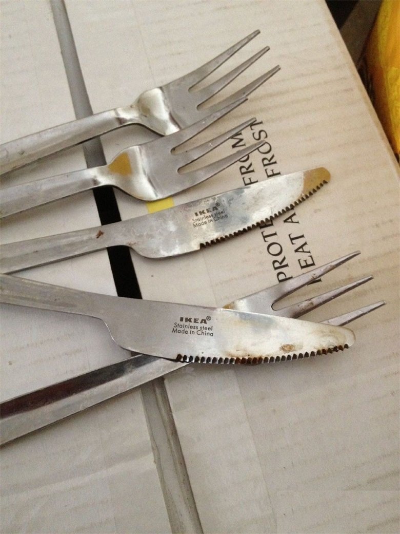 Does stainless steel cutlery rust?