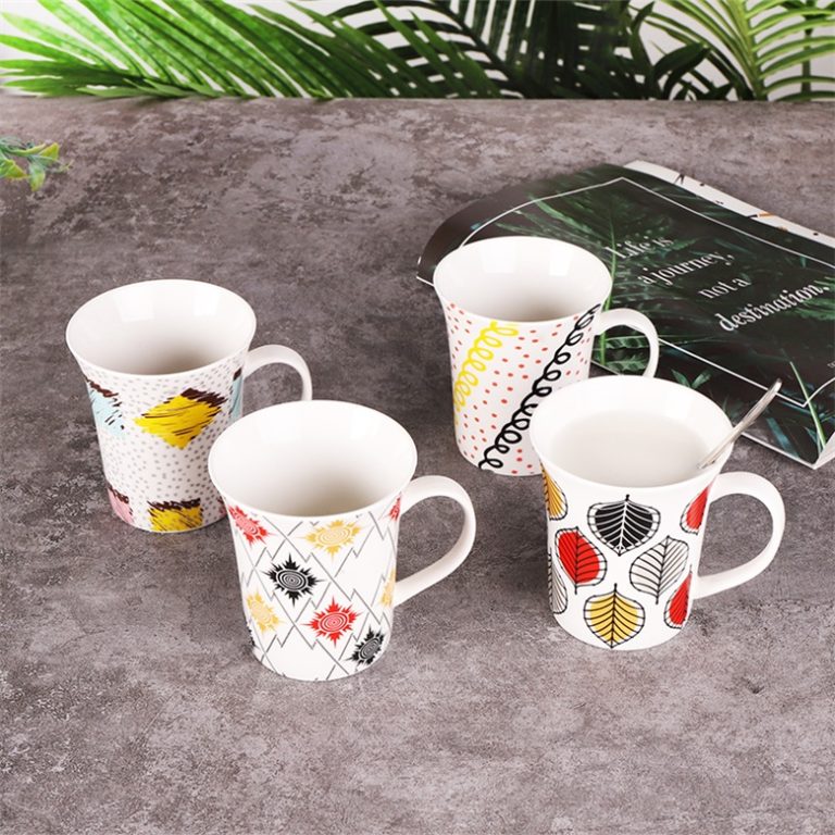 How a ceramic cup is made of the raw material